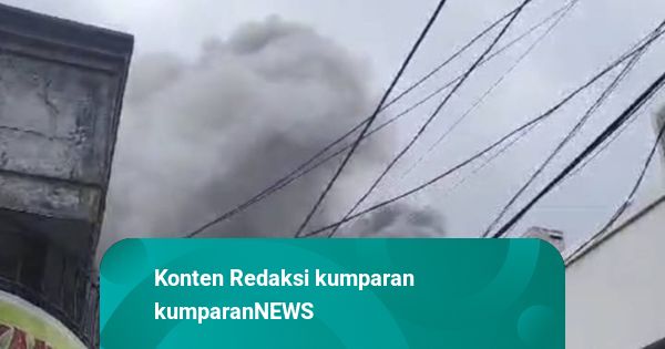 Rumah di Cengkareng Jakbar Terbakar, 16 Unit Damkar Dikerahkan | kumparan.com